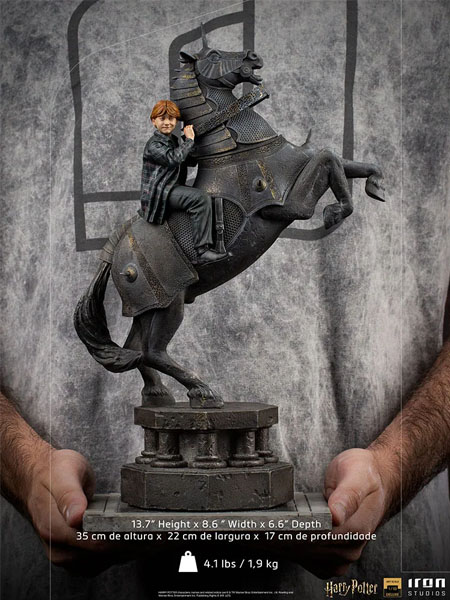 Iron Studios Harry Potter Ron Weasley at the Wizard Chess Deluxe Statue ...